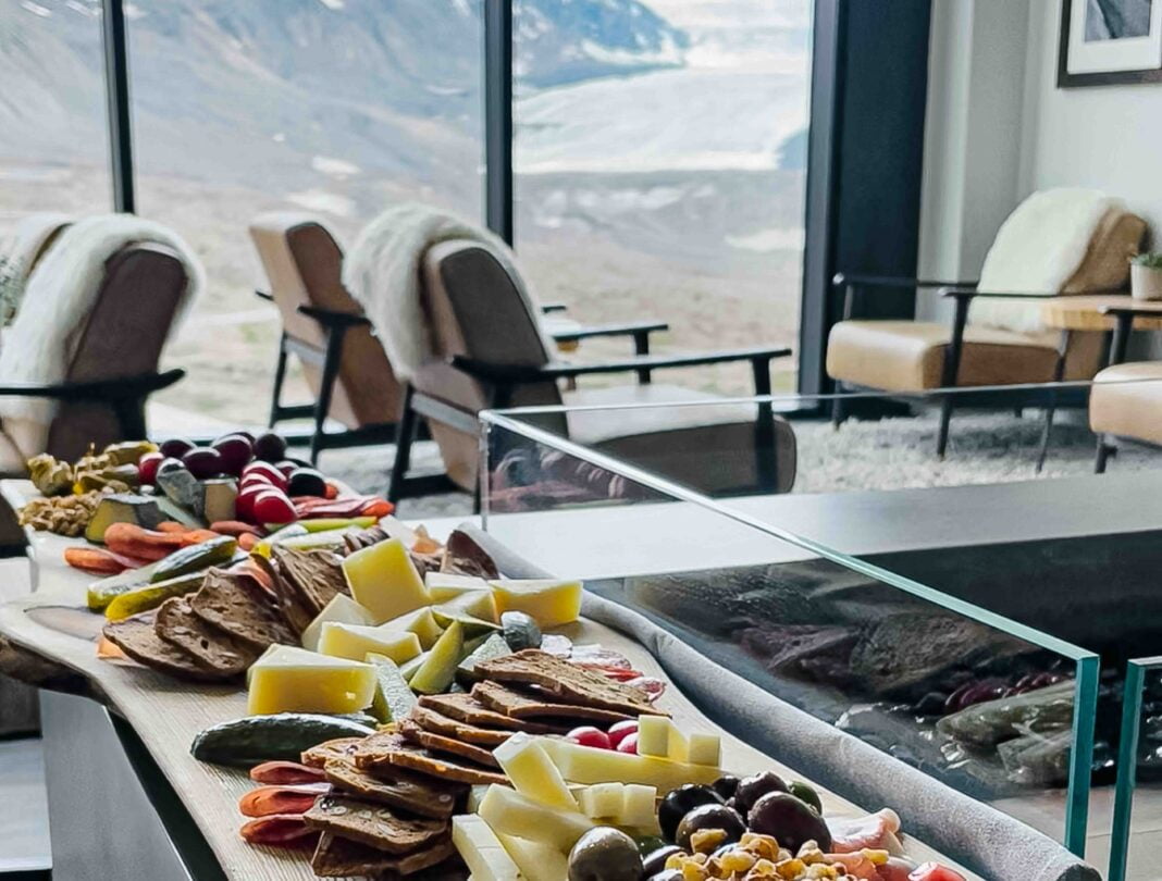 How To Spend A Day At Athabasca Glacier & Glacier View Lodge Review ...